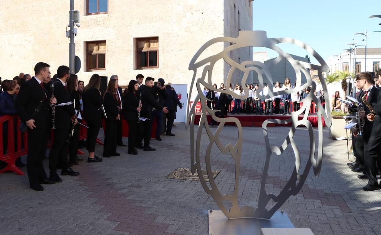 El Cant de la Carxofa de Alaquàs ya tiene una escultura a modo de homenaje | Las Provincias